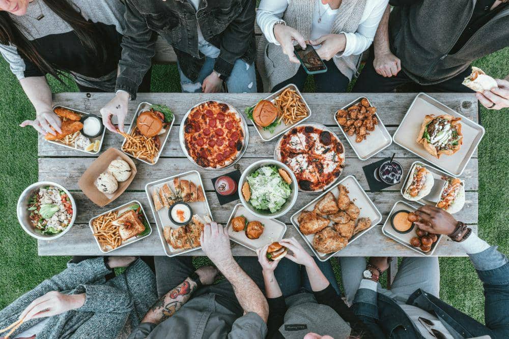 15 Ide Menu Potluck untuk Bukber, Dijamin Langsung Diserbu! | IDN Times