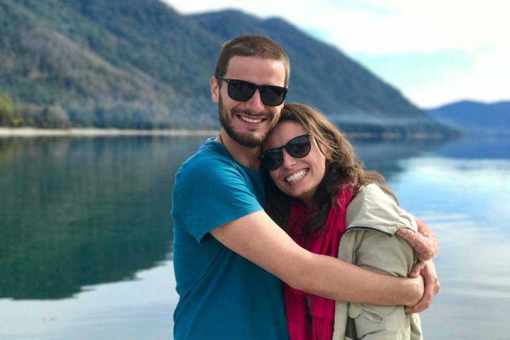 5 Arti Mimpi Memeluk Seseorang, Pertanda Rindu? | IDN Times