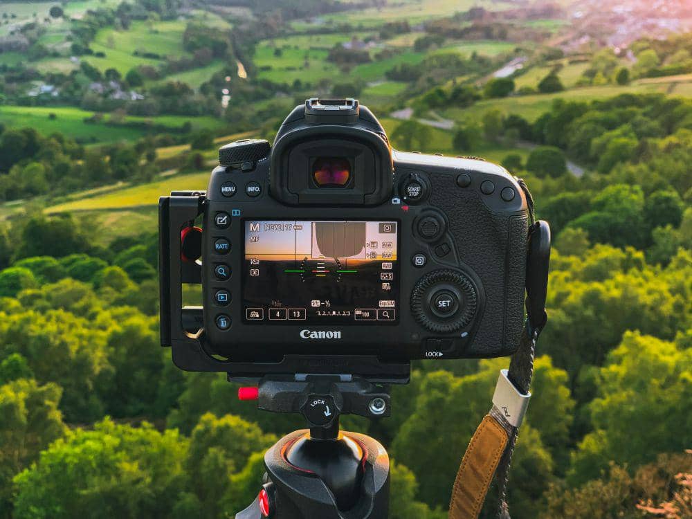 4 Penyebab Vignette pada LCD Kamera, Perhatikan Lens Hood | IDN Times
