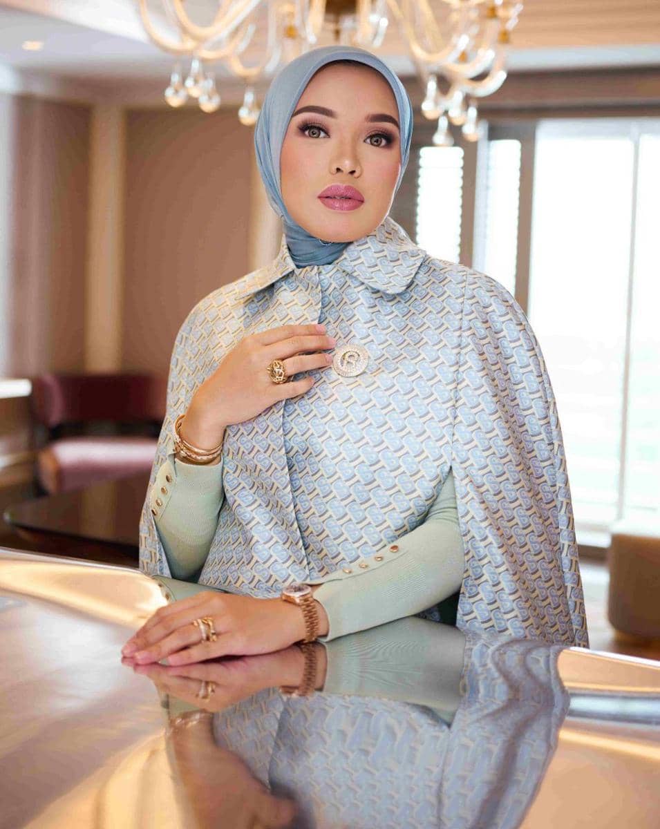 Siapa Pemilik Buttonscarves? Ini Profilnya | IDN Times