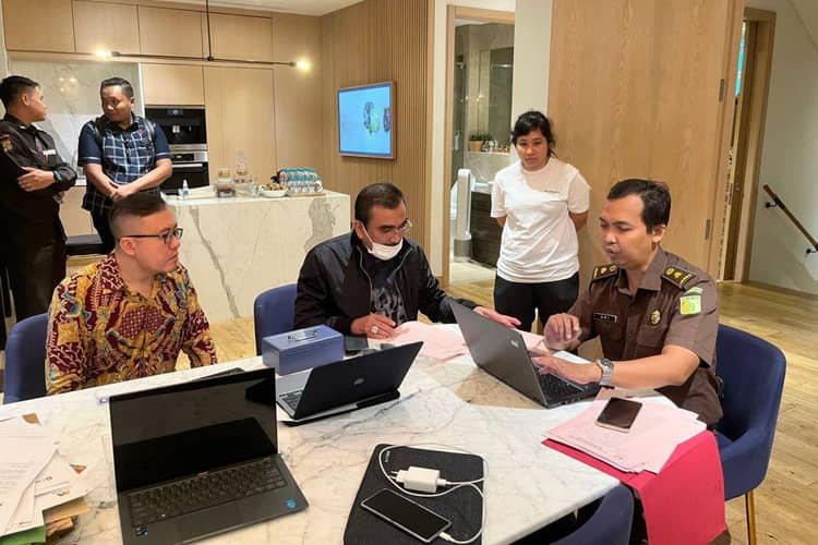 Profil Jampidsus Febrie Adriansyah yang Rumahnya Dijaga TNI | IDN Times