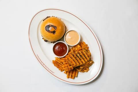 Menu, Harga, dan Cara Reservasi The Coach Restaurant | IDN Times