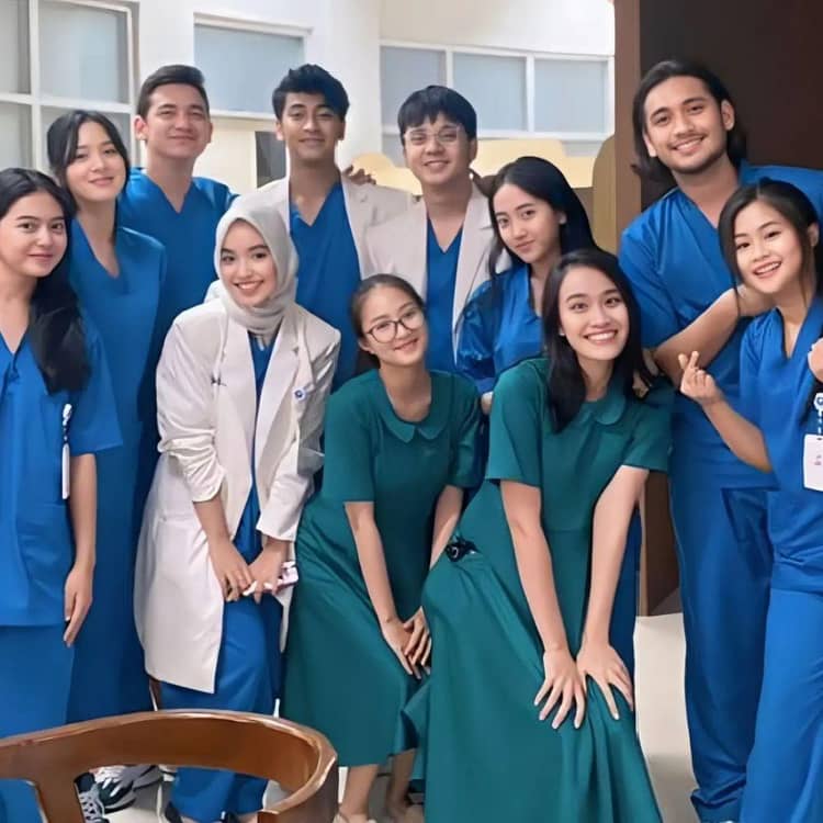 Daftar Film dan Serial Zee JKT48, Terbaru Sekotengs | IDN Times