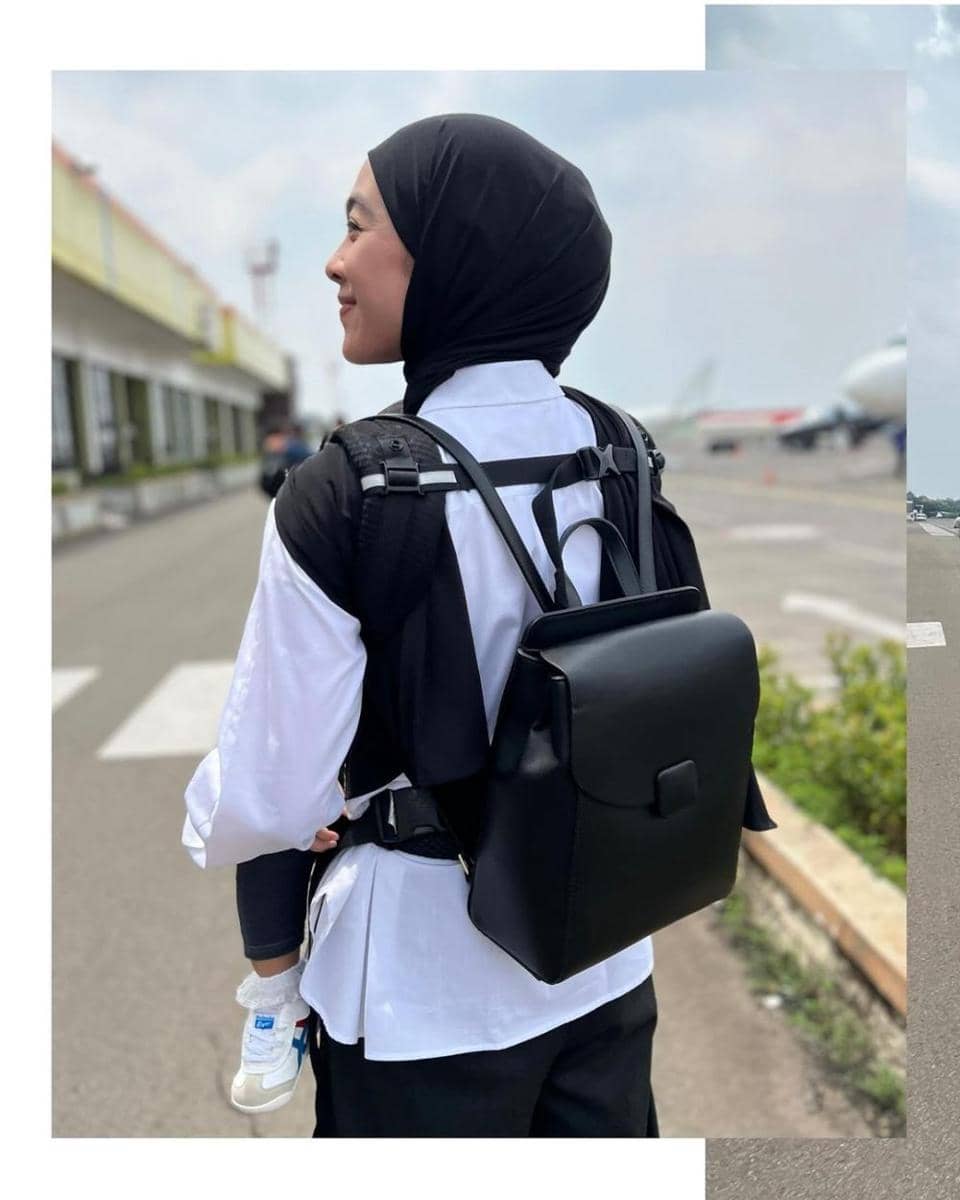 8 Potret Keluarga Omesh dan Dian Ayu Mudik ke Surabaya, Seru | IDN Times