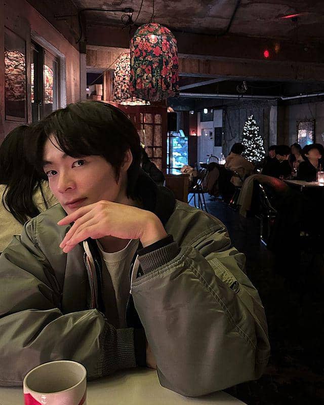 Profil dan Biodata Song Geon Hee Pemain Lovely Runner | IDN Times