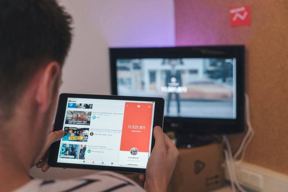 4 Cara Nonton YouTube di TV dengan WiFi, Bisa Pakai STB | IDN Times