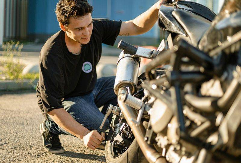 Turun Mesin: Ini Pengertian, Tanda, Penyebab, dan Biayanya | IDN Times