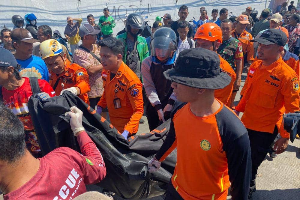 Korban Tenggelam di Kali Mookervart Ditemukan Sejauh 1,4 Km | IDN Times