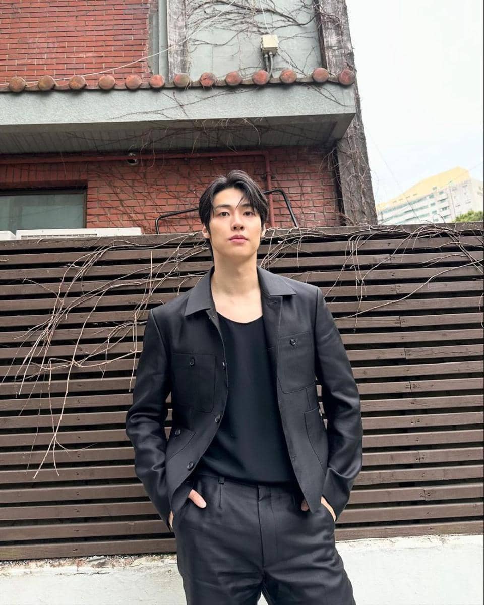 Biodata Profil Lee Seung Hyub, Bae In Hyuk di Lovely Runner | IDN Times