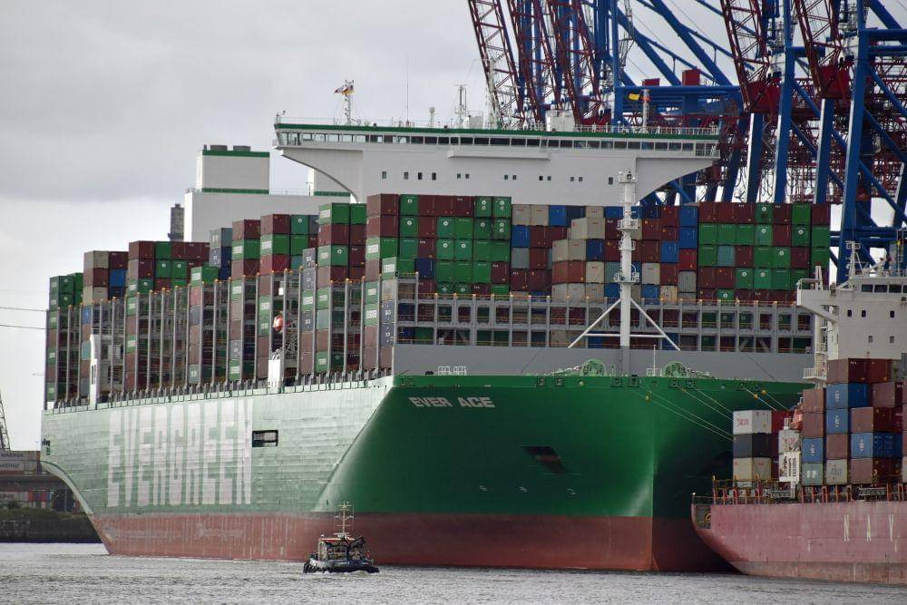 5 Fakta Evergreen Ever Ace, Kapal Kontainer Terbesar Dunia | IDN Times
