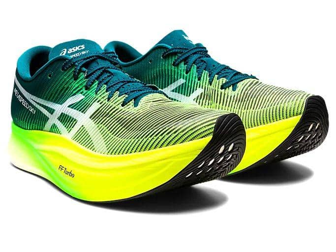 10 Sepatu Carbon Plate Terbaik 2025, Mulai dari Rp700 Ribu! | IDN Times