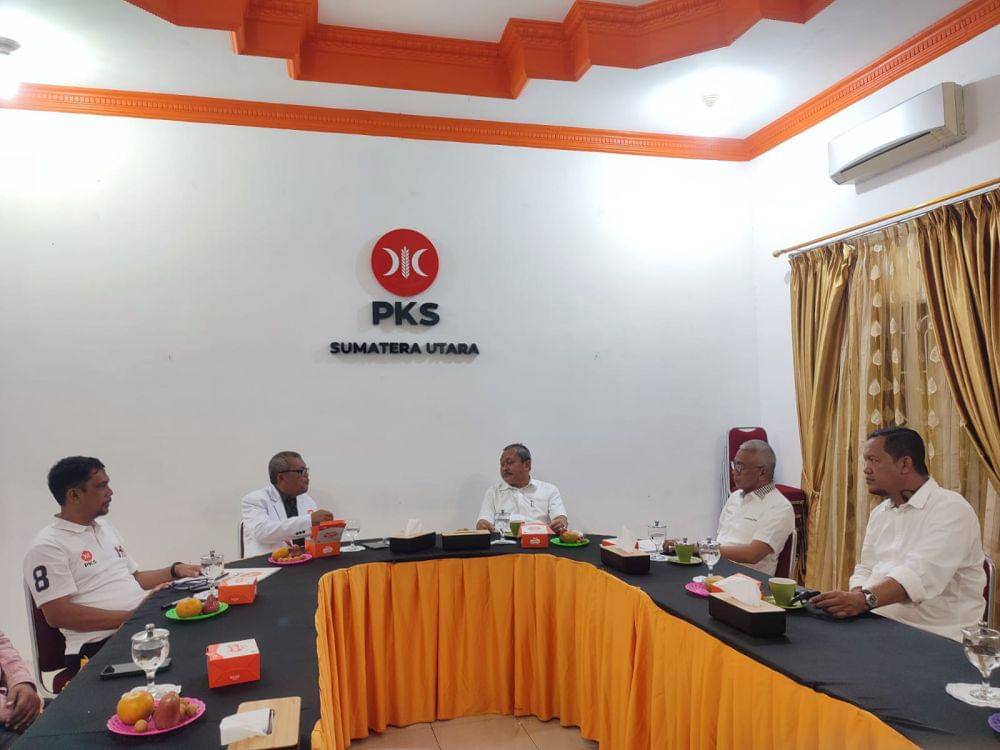 Edy Rahmayadi Ambil Formulir Bacagub ke PKS | IDN Times Sumut