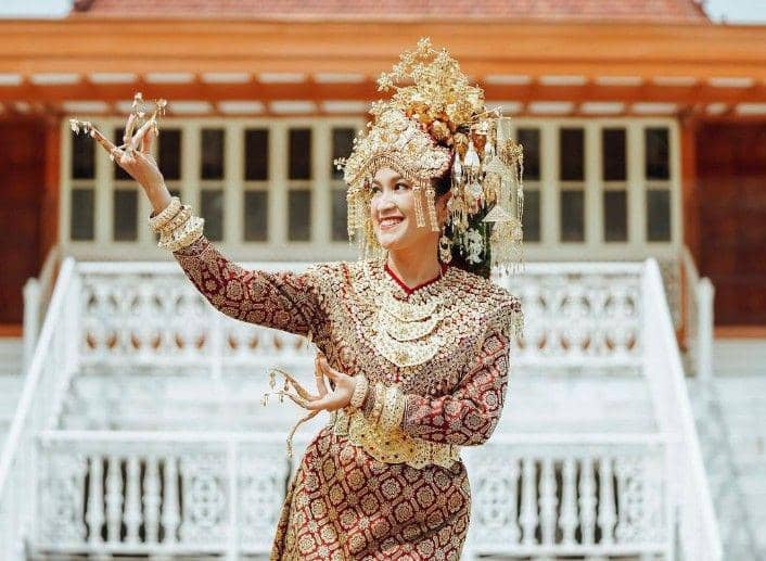 Sejarah Tari Tanggai Palembang; Upacara Persembahan Jadi Sam | IDN ...