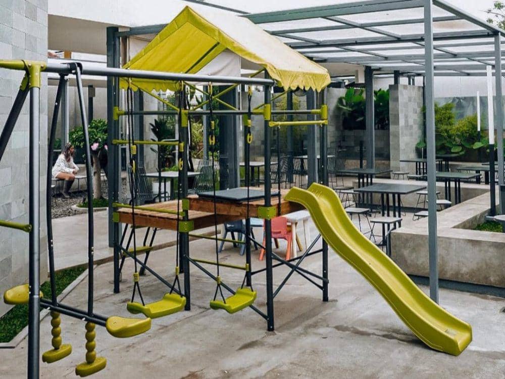 25 Tempat Makan Kids Friendly di Bandung dengan Playground | IDN Times