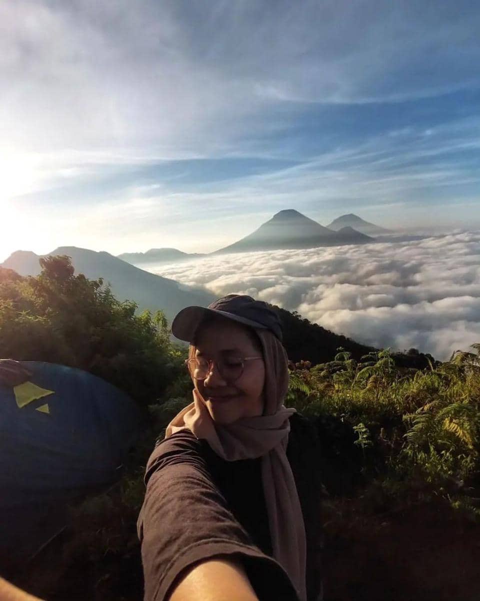 5 Jalur Pendakian Gunung Bismo Wonosobo, Lewati Mata Air Panas | IDN ...