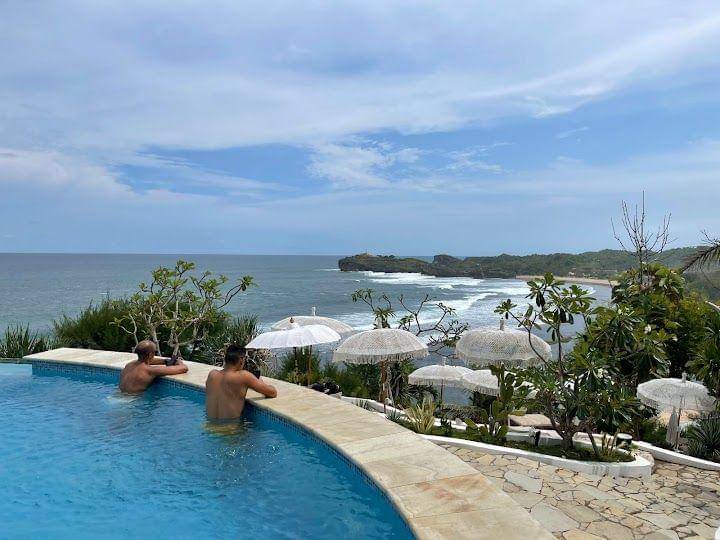 De Rocka Jogja, Beach Club dan Pool Bar di Gunungkidul | IDN Times Jogja