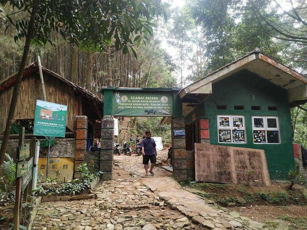 5 Jalur Pendakian Gunung Salak yang Para Pendaki Wajib Tahu | IDN Times