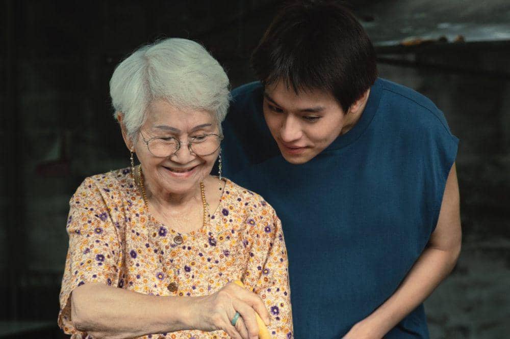 5 Film Asia tentang Kebersamaan Kakek Nenek dan Cucunya | IDN Times