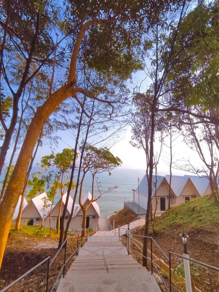 Sagara View Glamping and Villa Kebumen, Sensasi Samudera dan | IDN ...