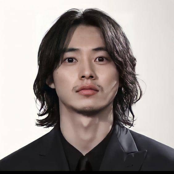 9 Rambut Wolf Cut Pendek Pria yang Keren dan Stylish | IDN Times