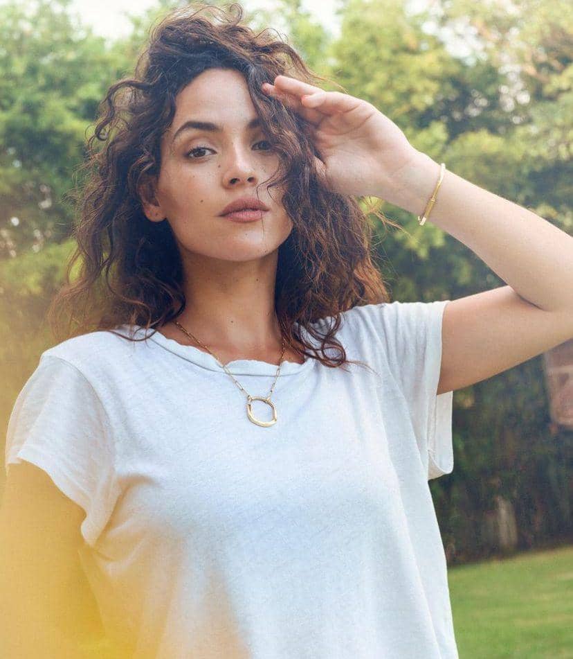 Biodata dan Profil Adria Arjona, Pacar Baru Jason Momoa | IDN Times