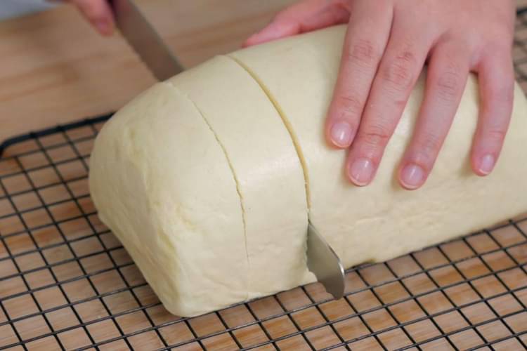 Resep Roti Kukus 5 Bahan Tanpa Mikser, Bikinnya Gampang! | IDN Times