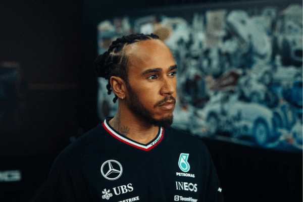 12 Perjalanan Karier Pebalap F1 Lewis Hamilton | IDN Times