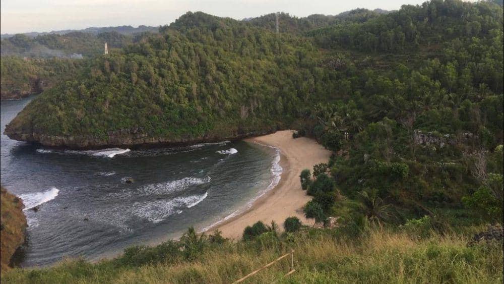 Pantai Kasap Pacitan: Lokasi, Rute, Harga, dan Tips Wisata | IDN Times
