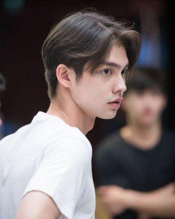 15 Gaya Rambut Comma Hair Pendek yang Simpel dan Keren | IDN Times