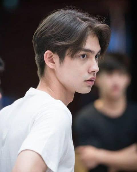 15 Gaya Rambut Comma Hair Pendek yang Simpel dan Keren | IDN Times
