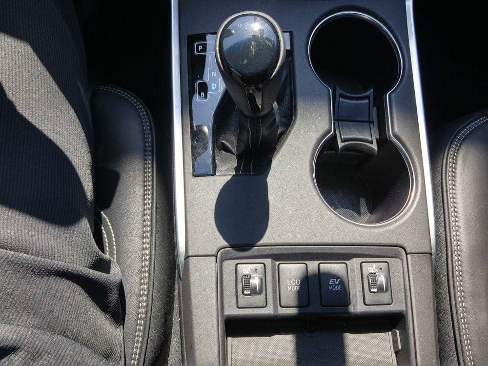 9 Fungsi Huruf dan Angka pada Persneling Mobil Matic | IDN Times