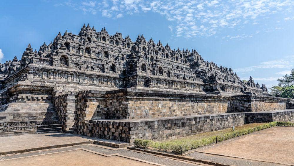 Kenapa Candi Borobudur Tidak Masuk 7 Keajaiban Dunia? | IDN Times