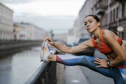 Panduan Stretching: Jenis, Manfaat, Kapan Perlu Dilakukan | IDN Times