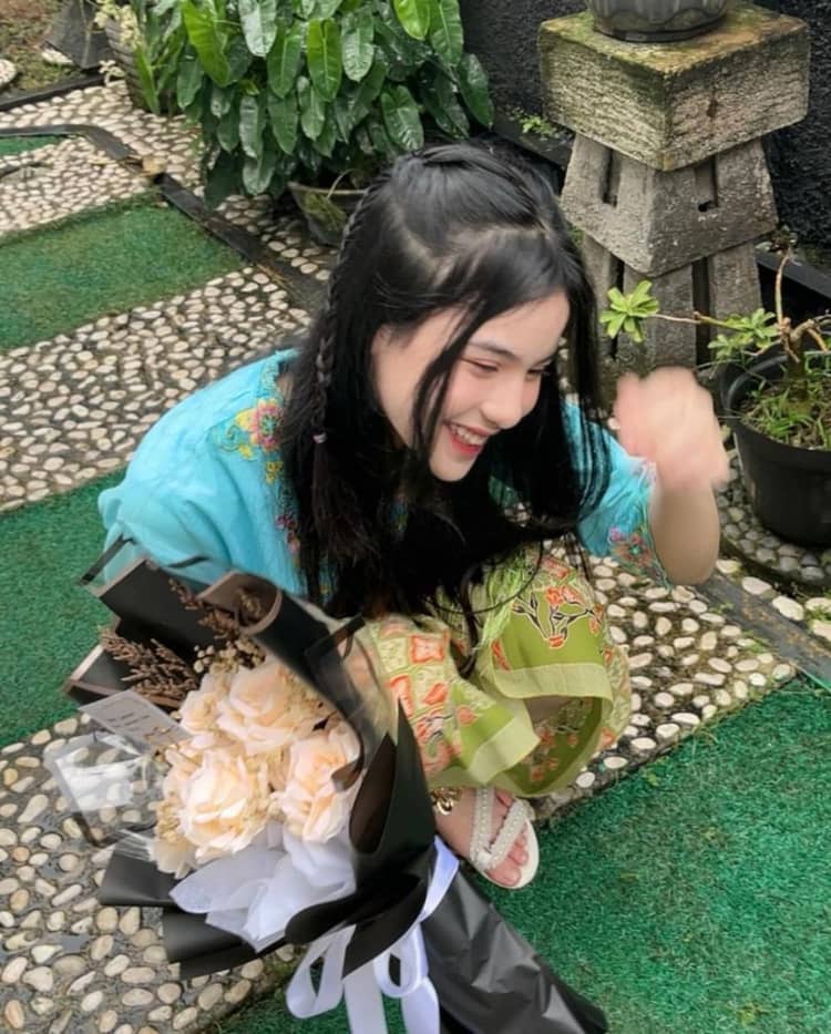 Fakta Wisuda Jazzlyn Trisha JKT48 yang Baru Lulus SD | IDN Times