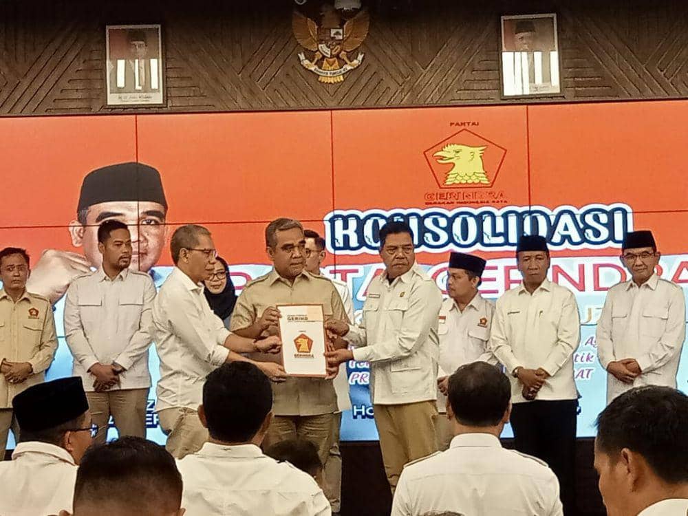 Iron-Edwin Dapat Surat Tugas Gerindra untuk Pilkada Lotim | IDN Times NTB
