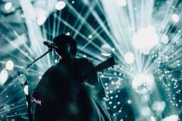 Lirik Lagu Koiiro - Mosawo, Viral di TikTok | IDN Times