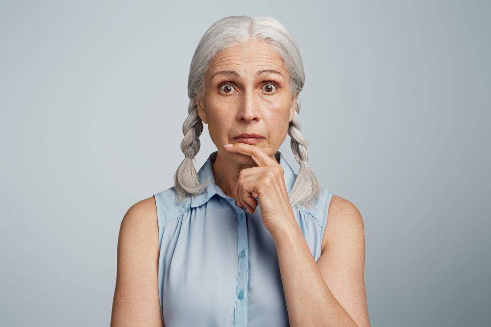 Kenapa Tidak Boleh Mencabut Rambut Putih? Ini Penjelasannya | IDN Times