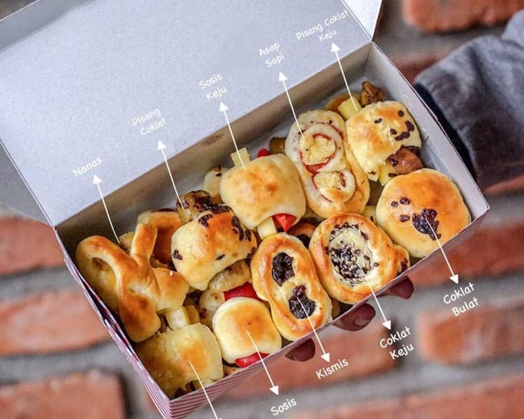 Fakta dan Sejarah Roti Unyil, Roti Mini Oleh-oleh Khas Bogor | IDN Times