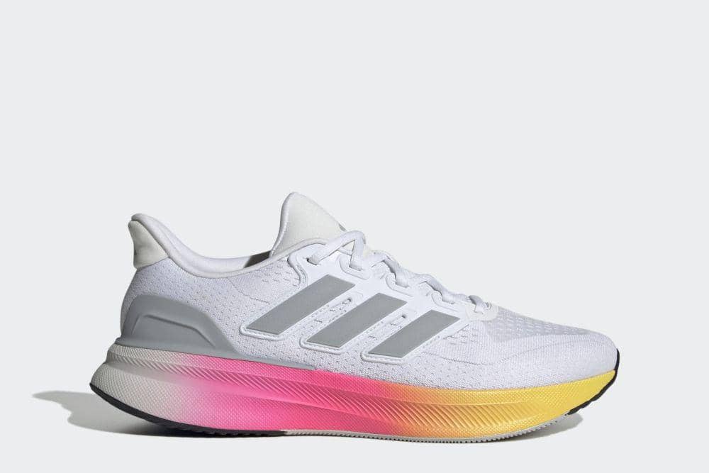 10 Rekomendasi Sepatu Running Adidas Terbaik dan Terlaris | IDN Times