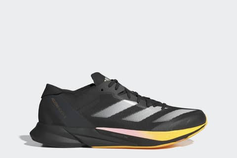 10 Rekomendasi Sepatu Running Adidas Terbaik dan Terlaris | IDN Times
