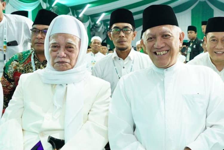 Profil KH M. Anwar Manshur Lirboyo | IDN Times Jatim