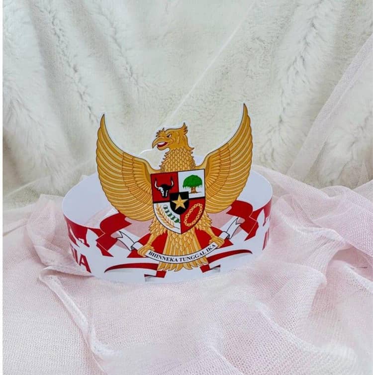 15 Hiasan Kepala 17 Agustus, Model Udeng hingga Bando Unik | IDN Times