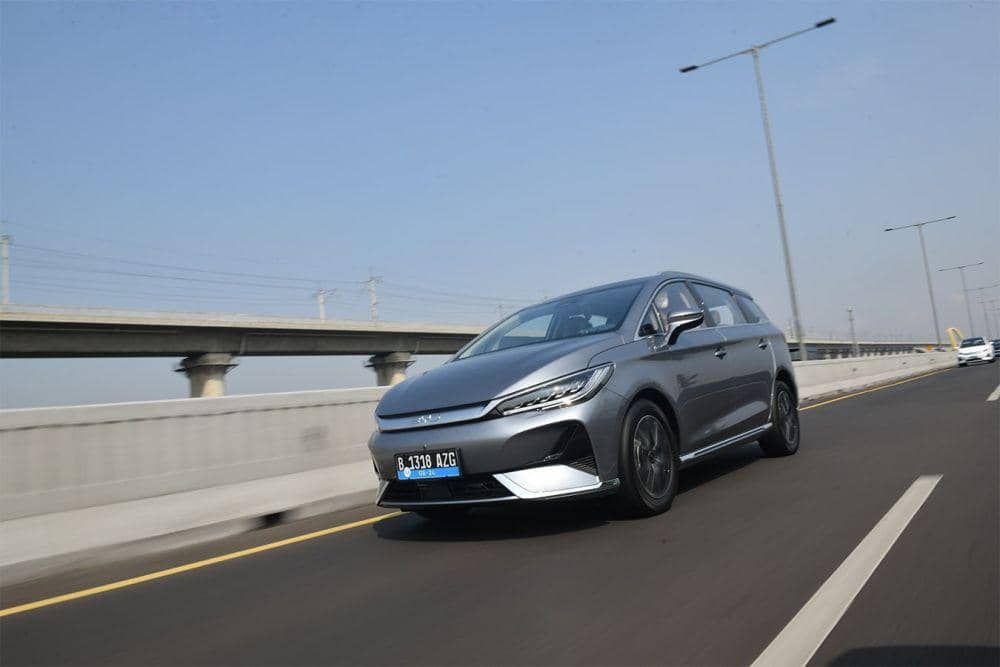Mobil Listrik BYD M6: Harga, Spesifikasi dan Fiturnya | IDN Times
