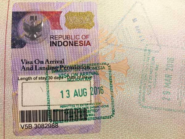 Daftar Negara yang Mendapatkan Visa on Arrival di Indonesia | IDN Times