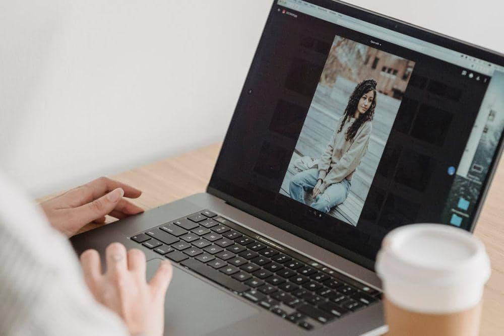 7 Tips dan Contoh Swafoto yang Benar, Bikin Lebih PD! | IDN Times