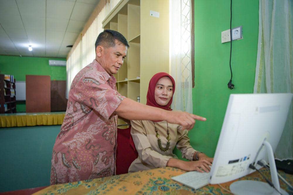 55 Ide Tema Mading Hari Guru Nasional 2024, Penuh Makna! | IDN Times