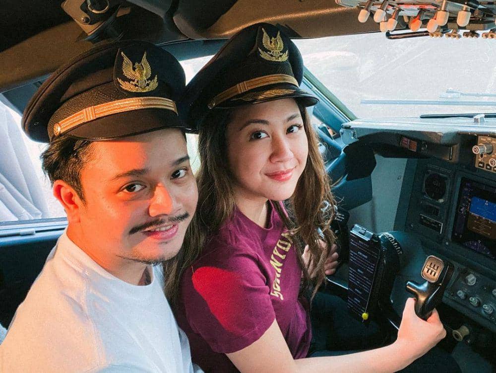 Biodata dan Profil Keluarga Jackie Chan, Istri hingga Anak | IDN Times