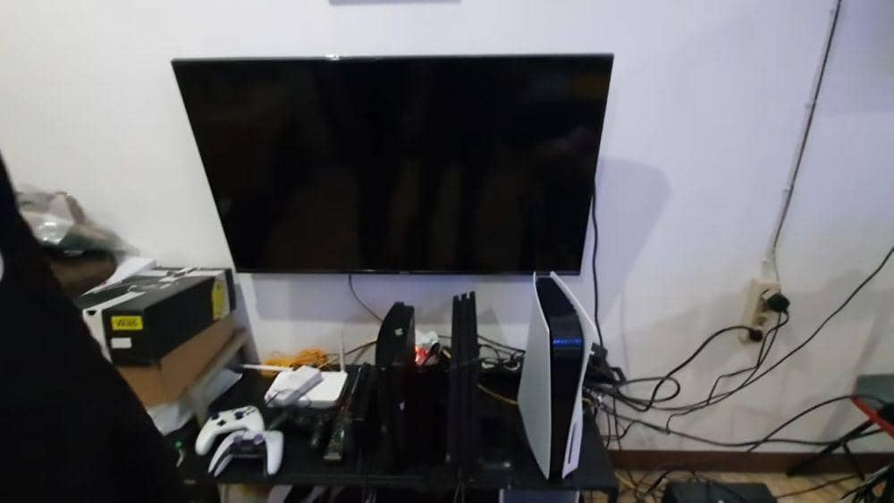 8 Potret Sederhana Studio YouTuber Windah Basudara | IDN Times