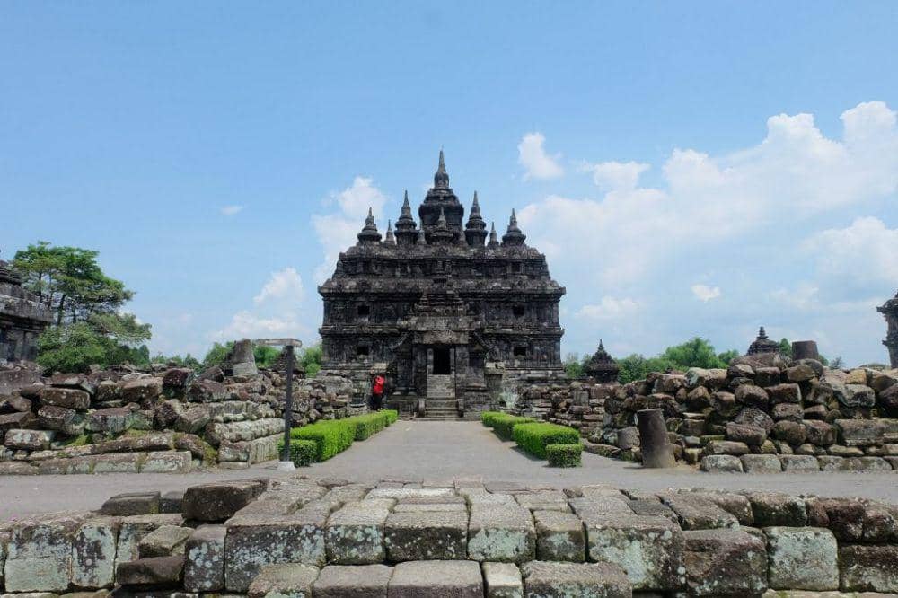 Romansa Candi Prambanan, Itinerary Satu Hari Mengejar Senja dan Budaya ...