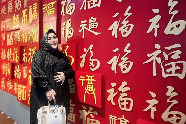 Profil Heni Purnamasari, Pebisnis Maklon Kosmetik Terkenal | IDN Times